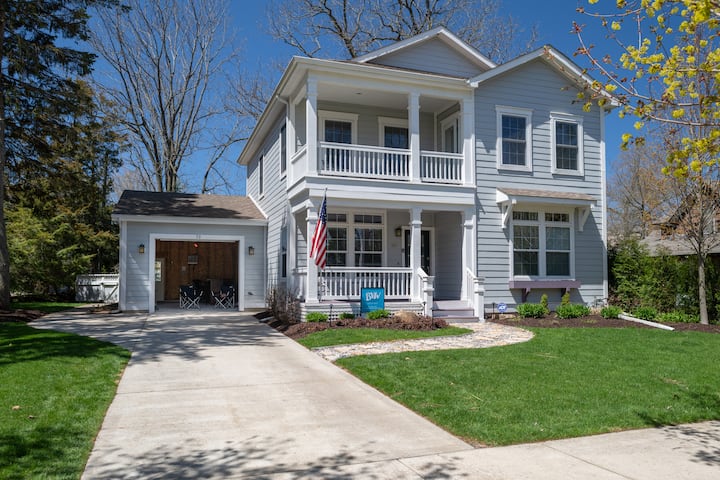 Charming Home In Douglas - Sleeps 14 - Saugatuck, MI