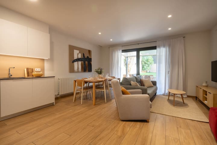 With River Views And A Private Garden (Garden 1-1) - Gerona