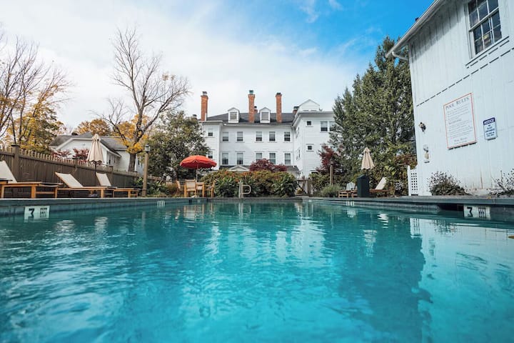Historic Inn 1773 + Pool, Spa, Bikes, Dining - The Berkshires, MA