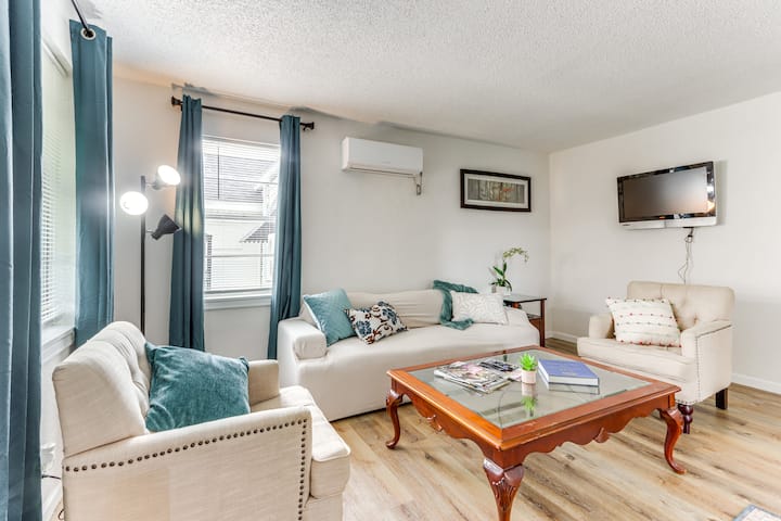 1 Mi To Main St Joplin: Cozy Home W/ Shared Yard! - Joplin, MO