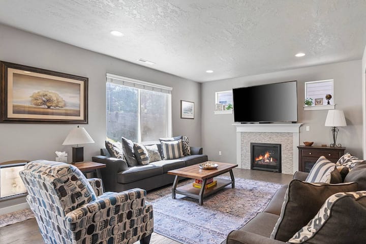 Fantastic High Desert Retreat, Pet Friendly, - Bend, OR