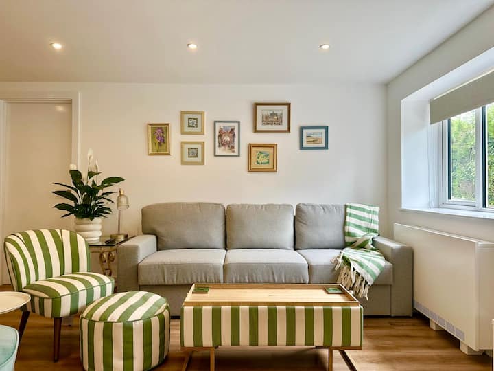 Delightful 2 Bed Detached Bungalow, Cotswolds Edge - Witney