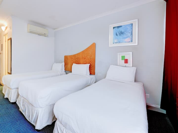 Oyo The Chiltern Hotel Triple Salle Standard - Luton