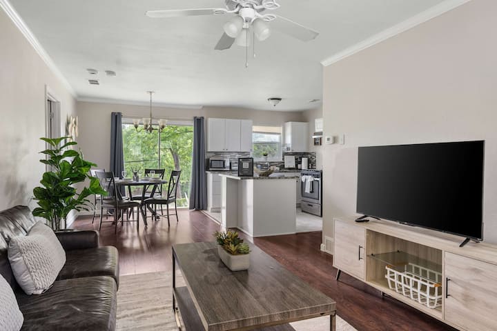 Cozy 4br North Dallas Retreat | Great Location - アービング, TX