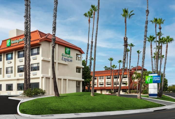 Hit The Trails In La Mesa + Free Breakfast & Pool - San Diego, CA