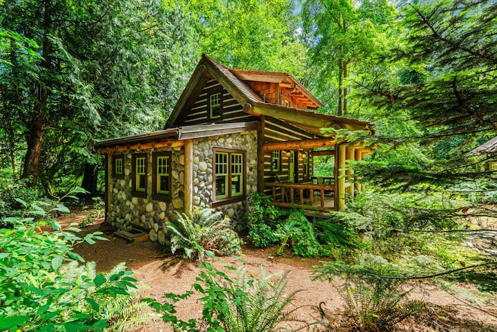 Creekside Fairytale Cabin Near Ferries To Seattle - Port Orchard, WA