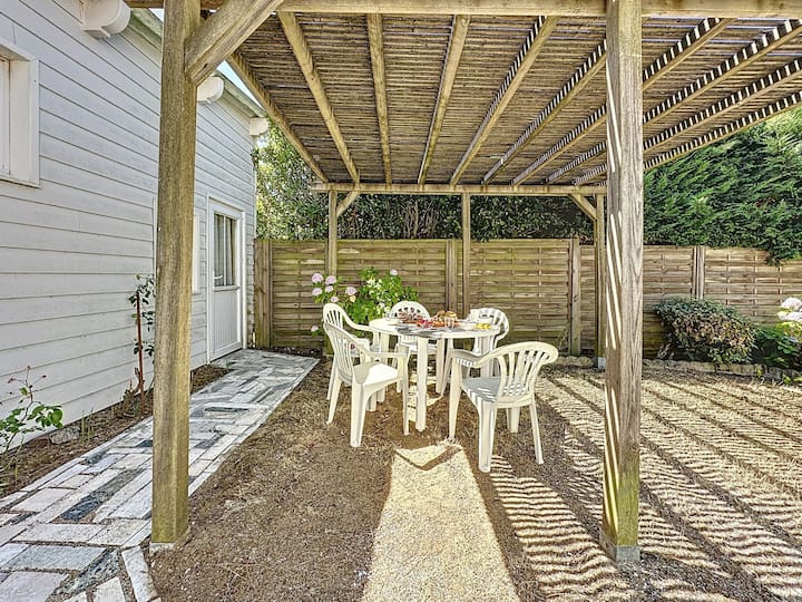 Brin De Muguet By Interhome - La Plaine-sur-Mer