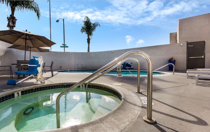 2 Queen Rooms | Laquinta Mission Bay | Free Bfast - San Diego
