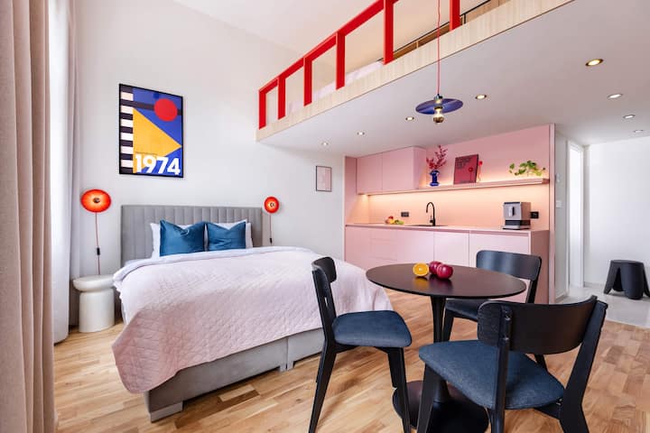 Turnkey | Wenceslas Sq. 2-level Apt. W/ Balcony Ii - Prague