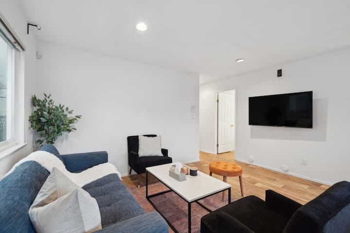 Spacious 3br Eco Retreat | Free Parking+fast Wifi - Vancouver
