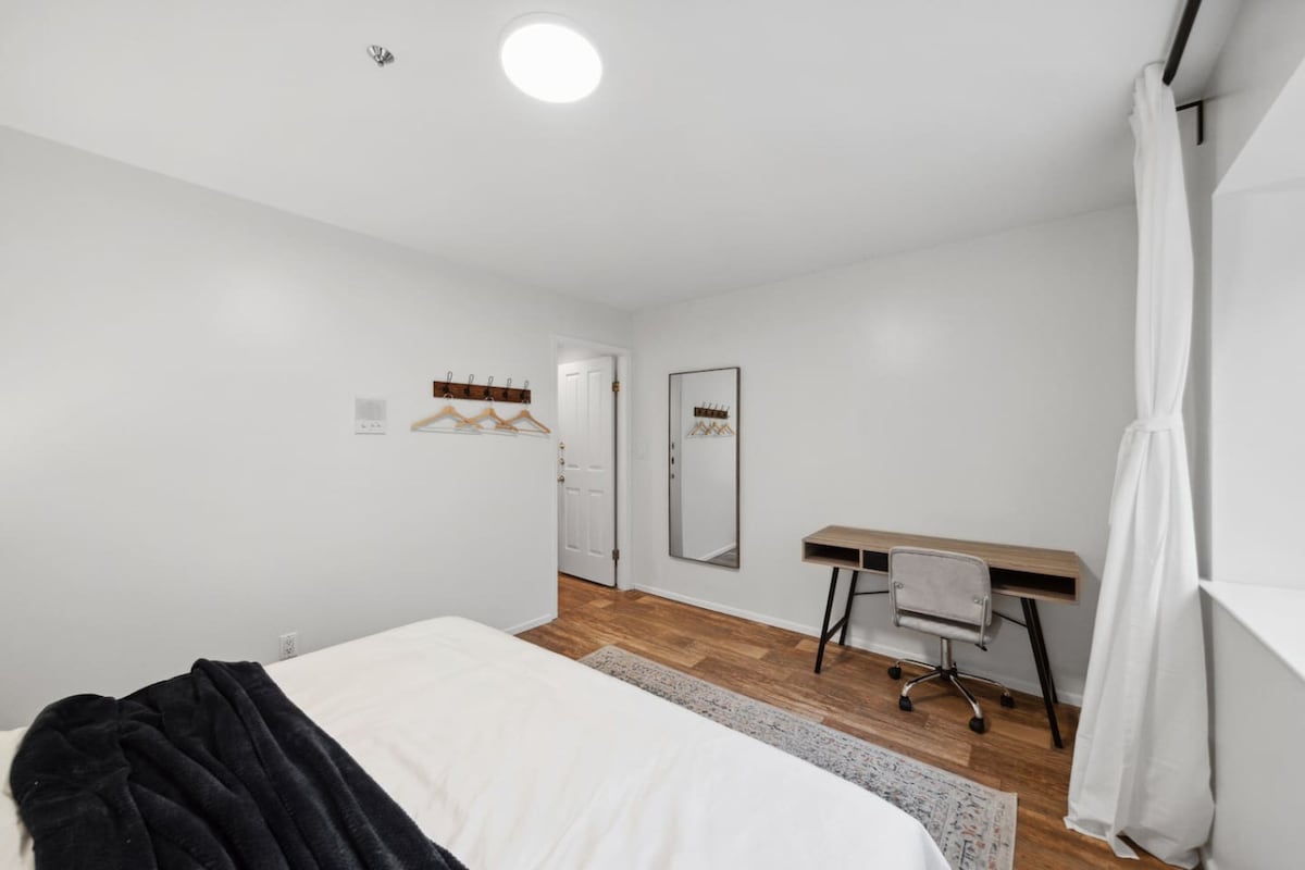 Retiro ecológico espaçoso de 3 quartos | Estacionamento gratuito + Wi ...