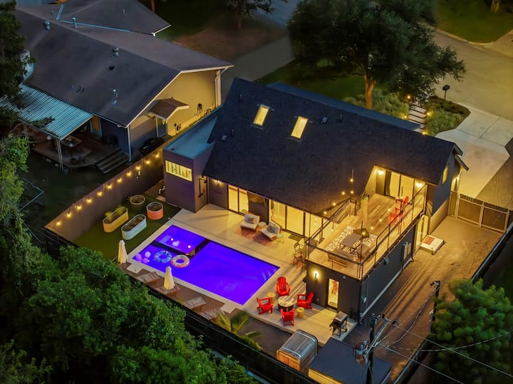 La Buena Vida: Modern Oasis W/ Pool, Spa, & Sauna - Austin, TX