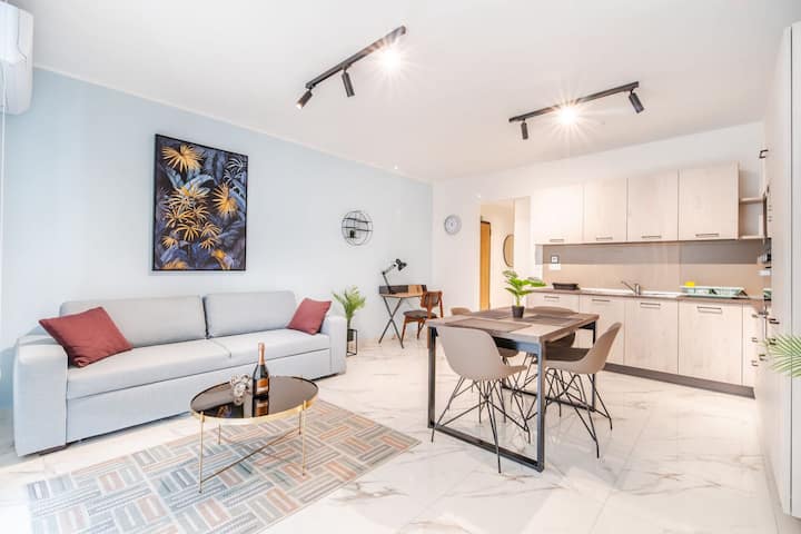 Stylish 2br Escape In St Julians - Pembroke, Malta