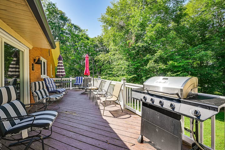 Golf Course Views & Games Galore - Vine Grove Gem! - Elizabethtown, KY