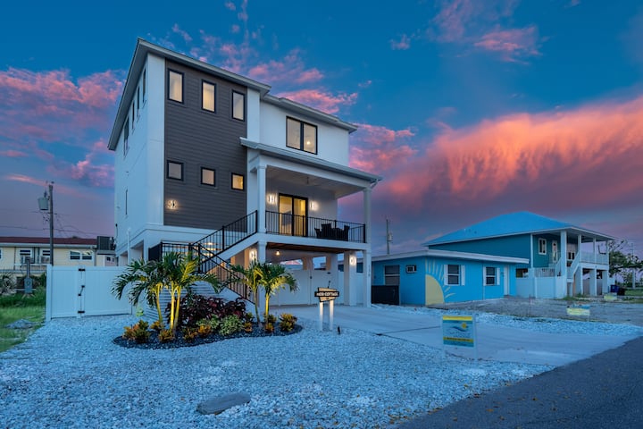Mod Cottage | 2 Min Walk To Beach | Private Pool - Fort Myers Beach, FL