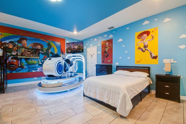 Luxury 9br Villa W Pool Theater & Game Room - Kissimmee