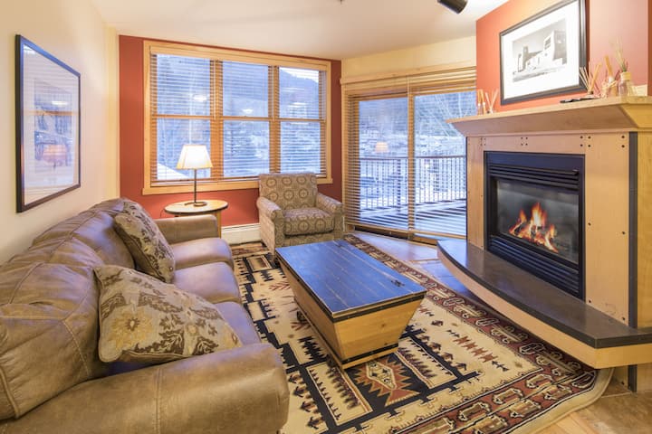 8174 | Beautiful 1 Bed Right At The Gondola! - Keystone, CO