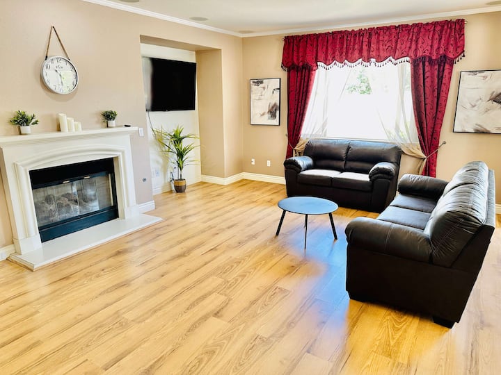 Beautiful Haven/sleeps 16 - Reno