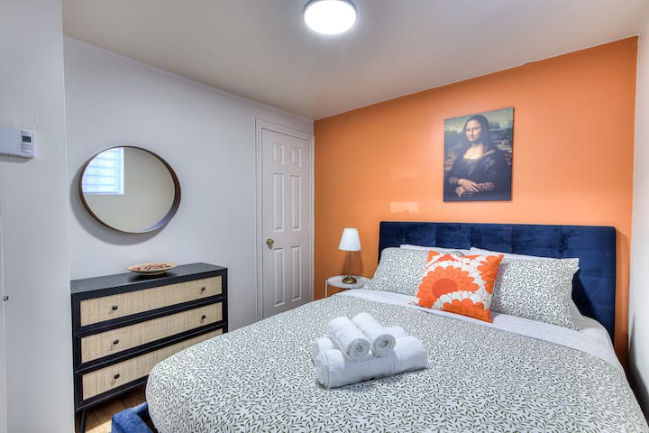 Cozy And Comfortable 1br In Montreal With Parking - Montreal