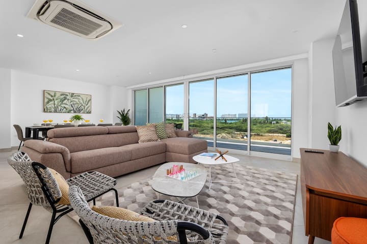 A360.e22 - Prime Beachside Stay | Modern 3br - Aruba