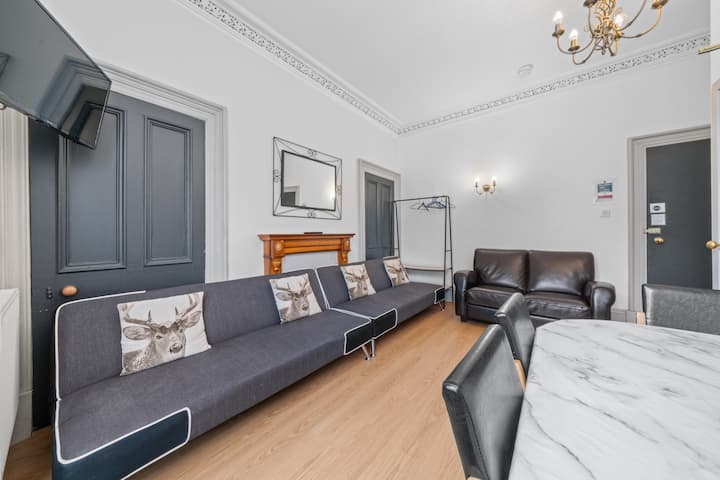 Central Inverness Hideaway - 2 Bedroom Flat - Inverness, UK
