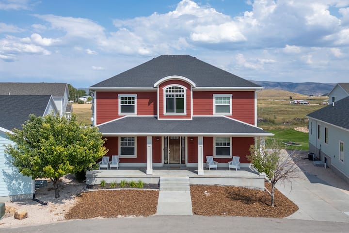 Bear Lake Red House - Garden City, UT