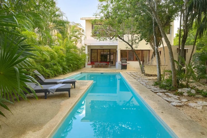 Villa Xaak · Private Pool · Jungle & Golf View - Puerto Aventuras
