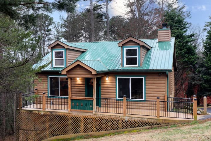 Mountaintop Couple Retreat-hot Tub|sauna|king Bed - Sautee Nacoochee, GA