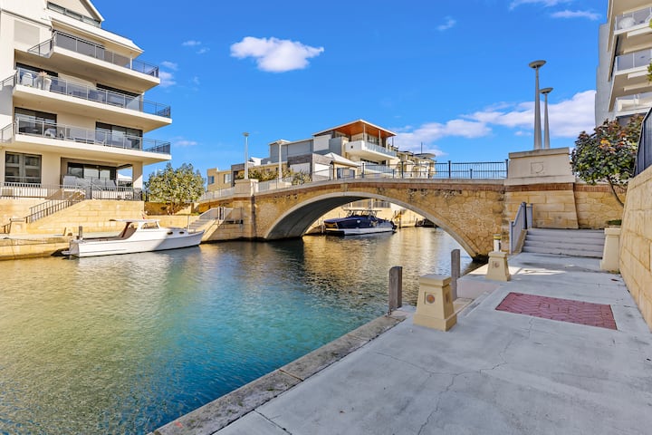 Dolphin Harbour Haven-family Friendly-canal Front - Mandurah