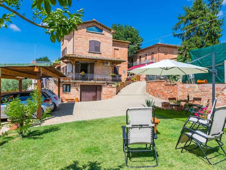 Le Rondini By Interhome - Montepulciano