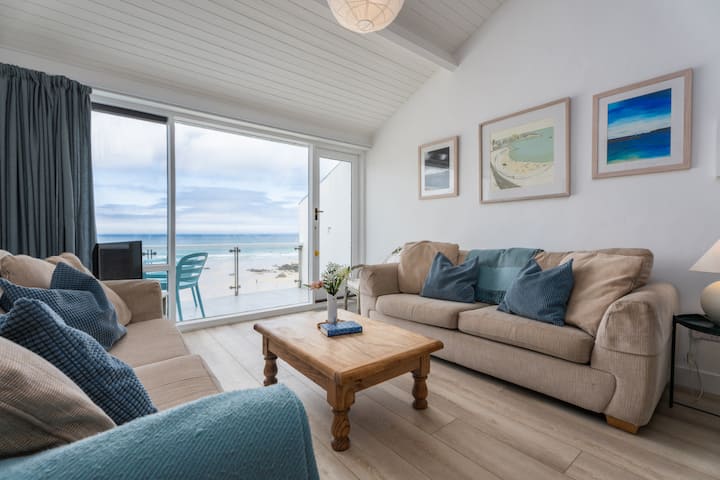 17 Barnaloft - Beachfront With Stunning Views - St Ives