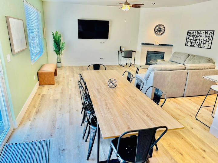 Willow Song House/sleeps 13 - Reno, NV