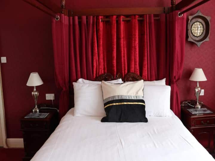 Belgrave Double Avec Un Lit De Quatre Affiches - Saundersfoot