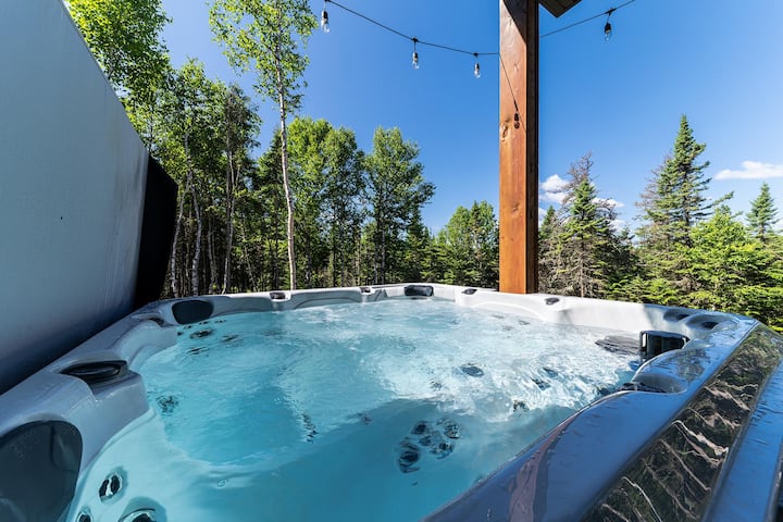 Kbane 31: Chalet Avec Spa Privé Et Foyer - Charlevoix