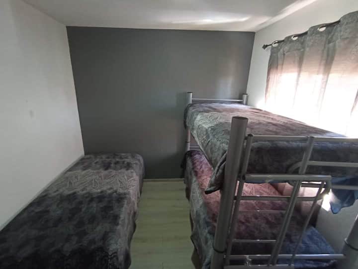 House W/ 6 Beds, Aifa, Mercado Libre + Parking - Ojo de Agua