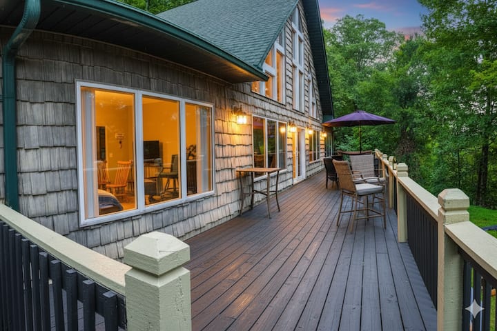 Lakefront Retreat | Big Deck, Espresso & Firepit - Robbinsville, NC