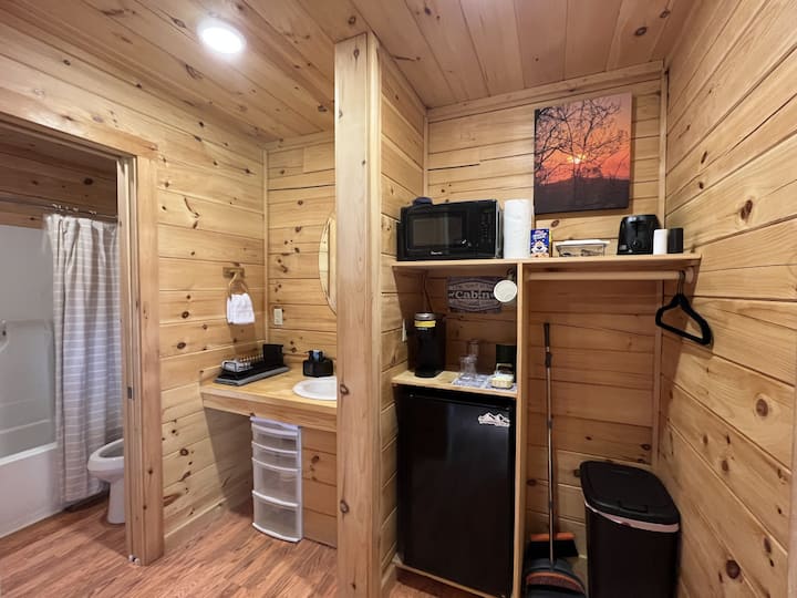 New! Blue Ridge Bound Cabin 328 - Floyd, VA