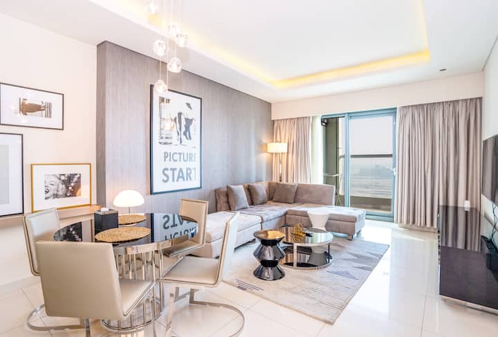 Paramount Tower 1 Br, Hollywood Style Stay - Dubai