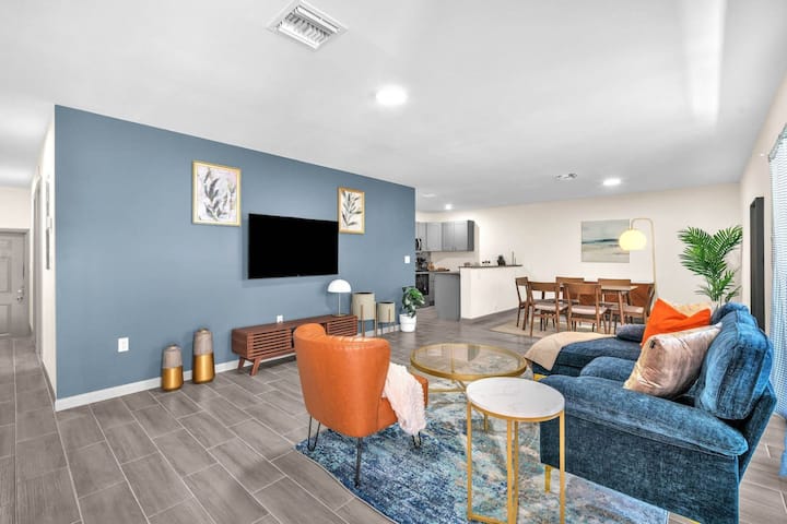 6br 4ba| The Ultra House | Gated Driveway And Yard - Miami