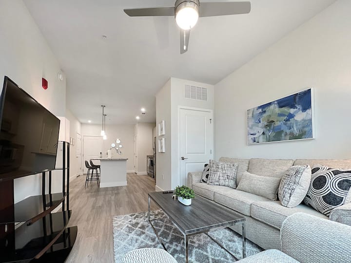 Luxury 1 Br Near Moffitt And Usf And Busch Gardens - Temple Terrace, FL