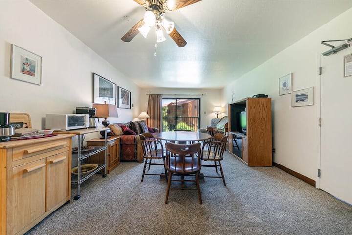 King Condo W/kitchen #218 At Donner Lake Village - Truckee, CA