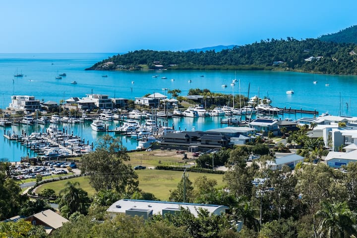 Villa Luxe On Airlie - Airlie Beach