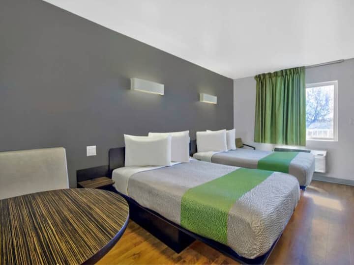 2 Lits Queen | Fumer - Victorville, CA