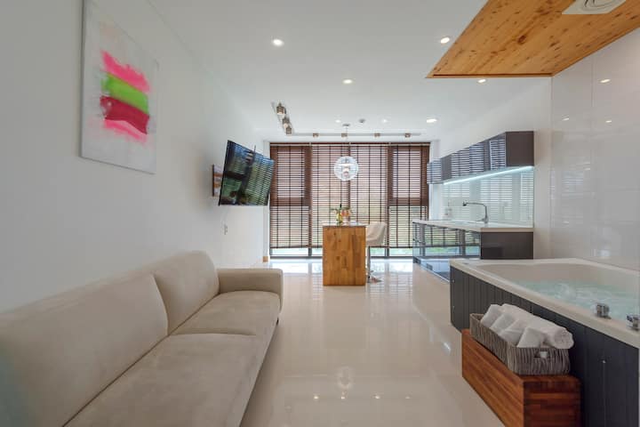 #경포해변 #아르떼 #오죽헌 #중앙시장 G2003(복층, 스파) - Gangneung-si