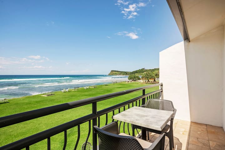 Absolute Beachfront Apartments -9t - Lennox Head