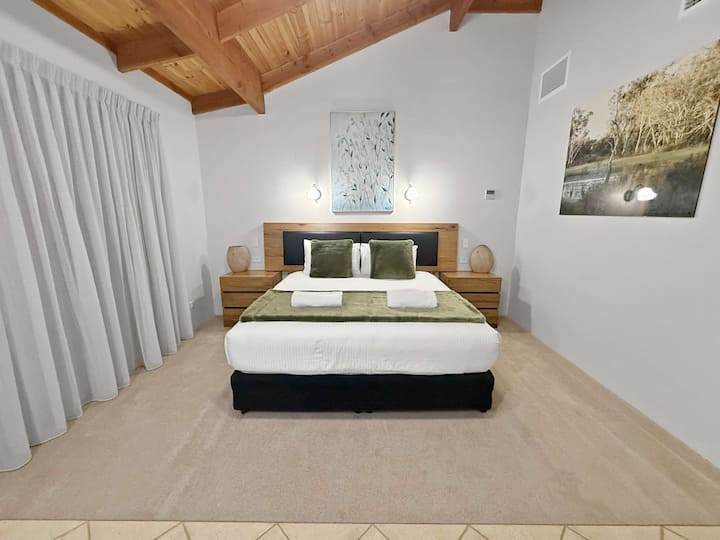 Romantic Spa Suite | Walk To Wineries | King Bed25 - Penola