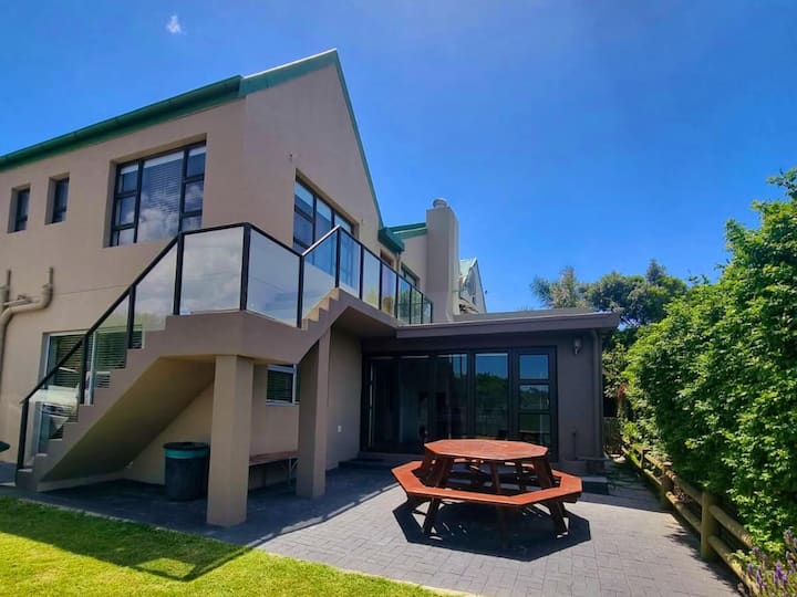 5-bedroom House - Mossel Bay