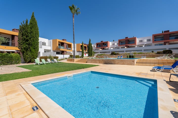 Vitismar: Ground-floor Apartment With Direct Pool - Guia