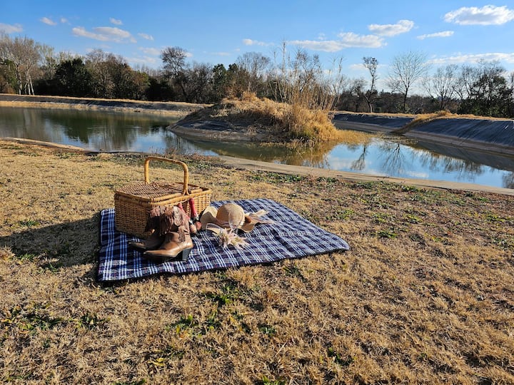 Kwamanzi Guest Farm - Deluxe Chalet - Magaliesburg