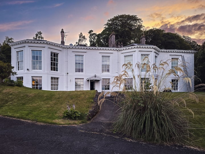 2 Bed Flat - Sleeps 4 - Pets - Parking - Wifi - Bute